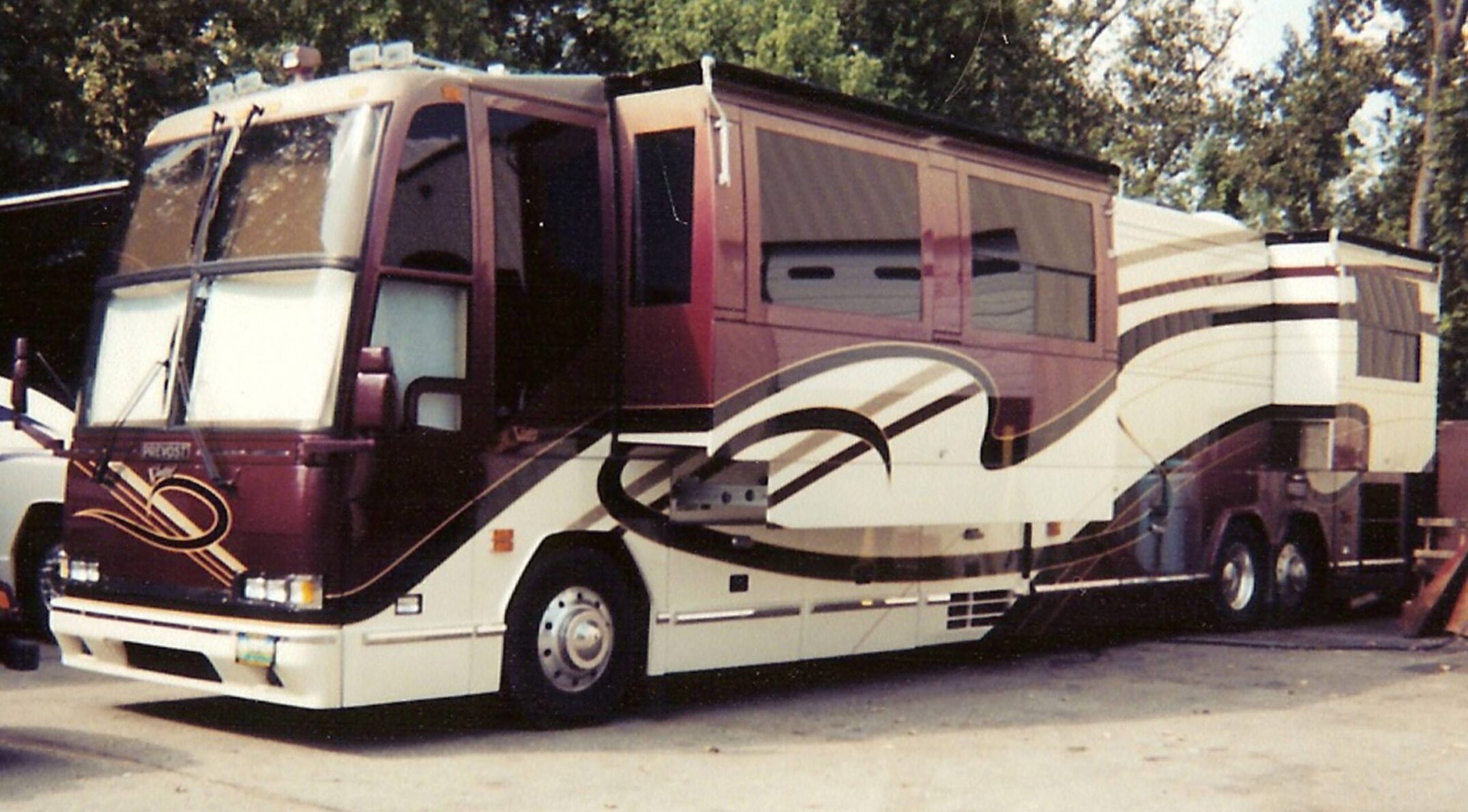 Custom Bus Conversions - Sawyers Bus Sales, Conversions & RV Service