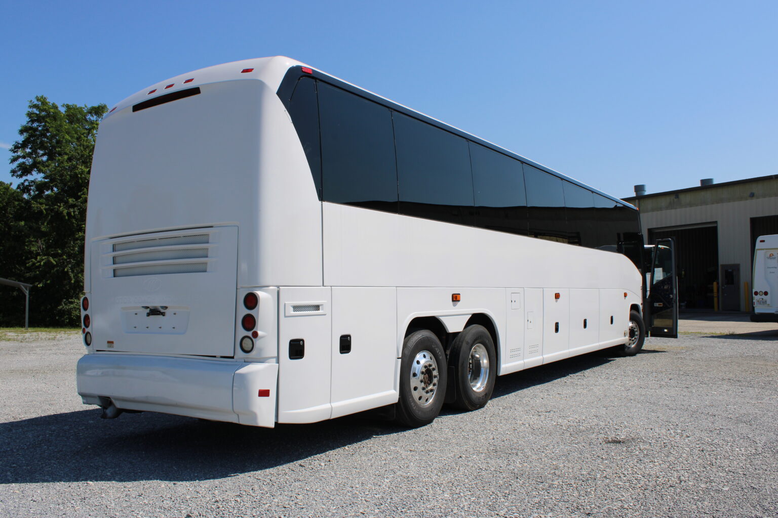 2011 MCI J4500, Bus # 5947 (ALL NEW INJECTORS!) - Sawyers Bus Sales ...